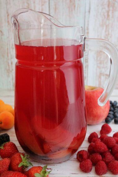 Fresh kompot – popular Russian fruit drink
