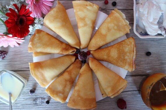 Blini (blinchiki) – classic recipe for Russian thin pancakes