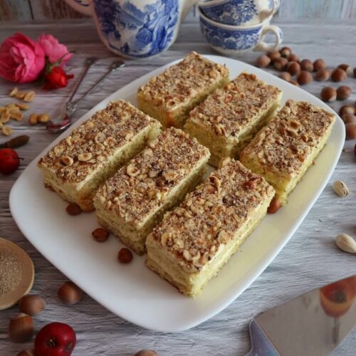 Sponge nut slices – the sweet taste hit from the Soviet era